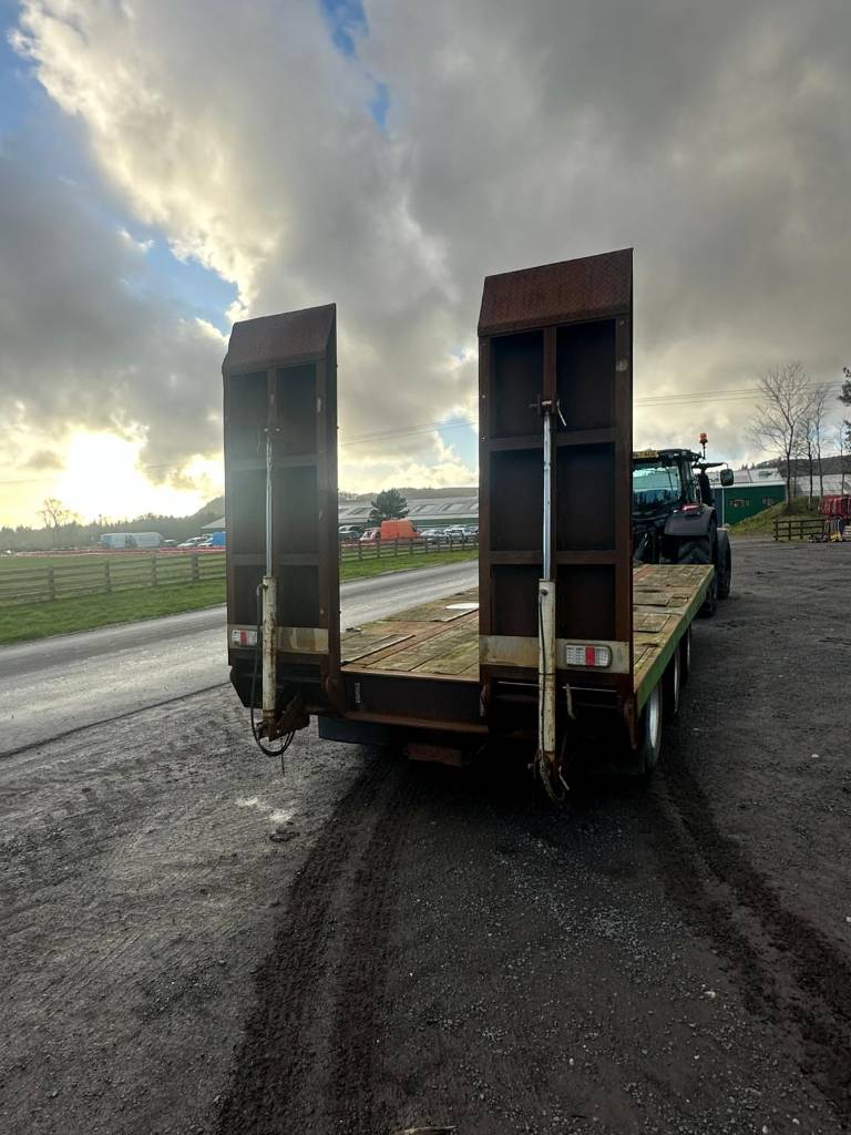 YORK/LDS Flat bed Tri-axle trailer with Ramps - Tractor - Used | Jas P ...