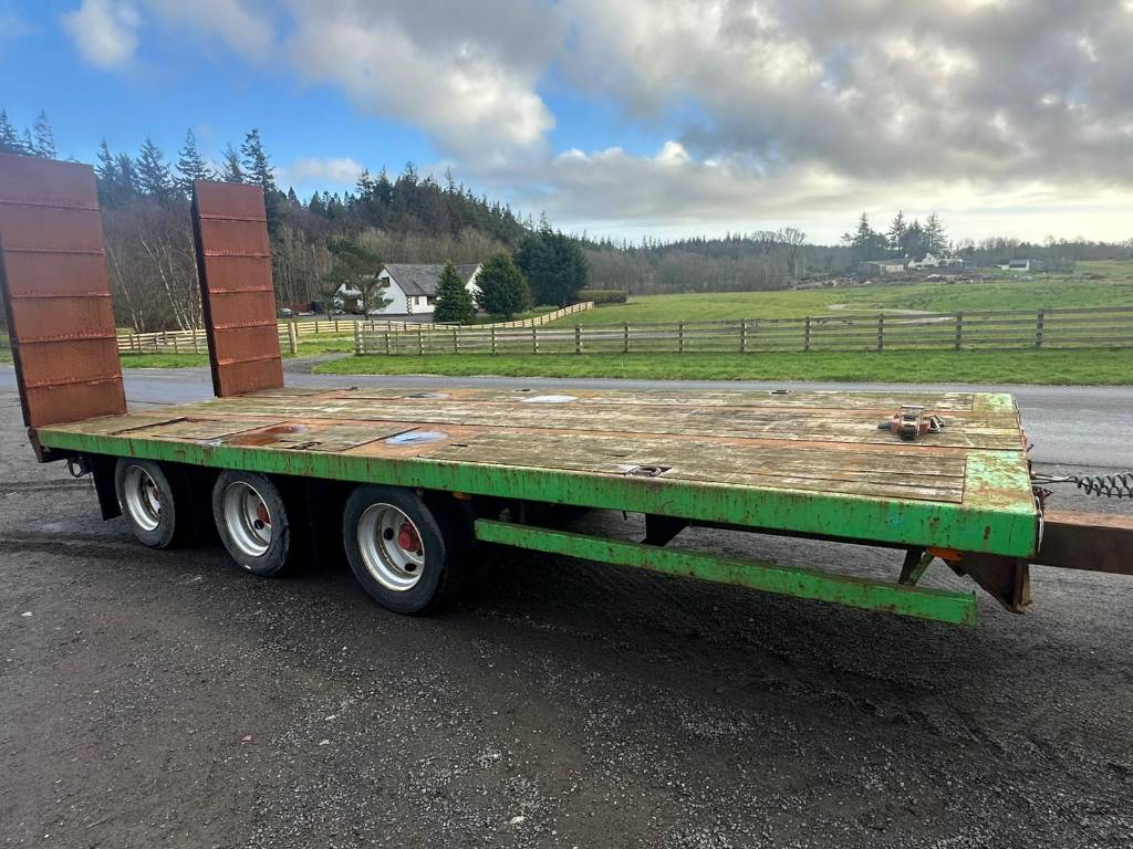 YORK/LDS Flat bed Tri-axle trailer with Ramps - Tractor - Used | Jas P ...