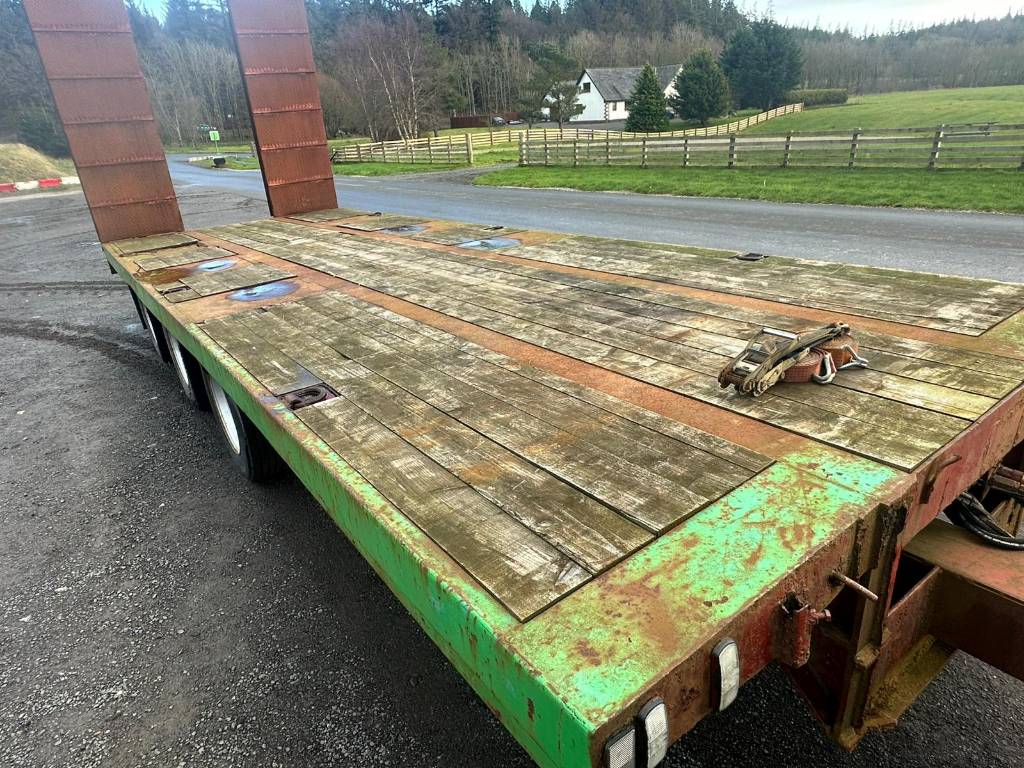 YORK/LDS Flat bed Tri-axle trailer with Ramps - Tractor - Used | Jas P ...